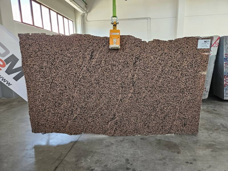 Balmoral Red “Tsk” granite slab - Mori Stone